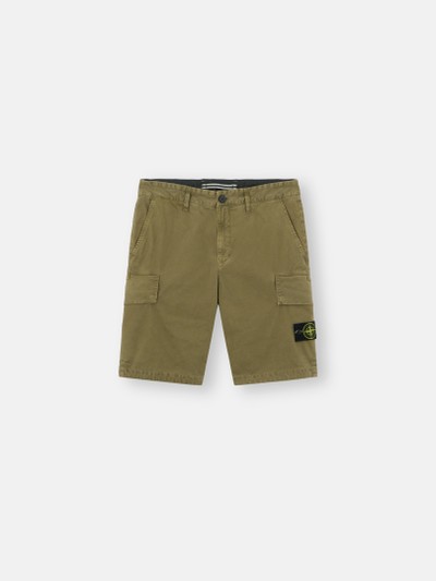 Military Green Slim-fit cargo shorts with asymmetrical seams L100018 ...